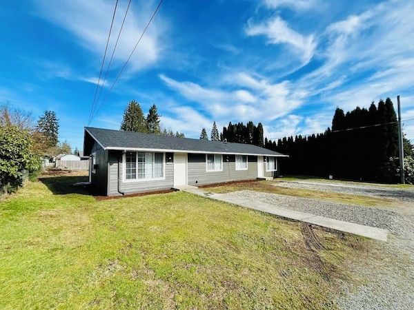 1 King 2br W/smarttv, Wifi & Stocked Kitchen In Tranquil - Hat Island