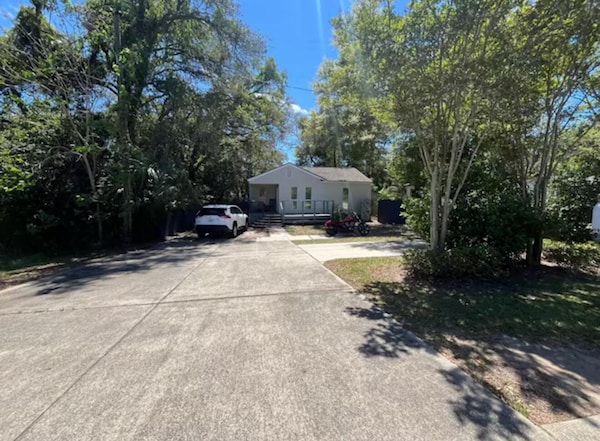 Cozy Private Home Close To Downtown, Beach, Military Base, Golf - Pensacola, FL