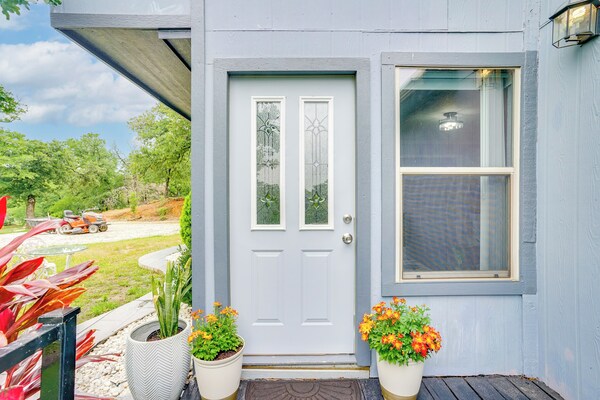 Day Trip To Dallas: Alvarado Apt W/ Shared Yard - Mansfield, TX