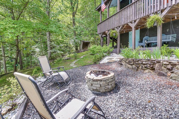 4 Mi To Lake Santeetlah: Cabin W/ Deck & Views - Calderwood Lake, TN