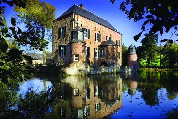 Family-friendly Hideaway With Garden Views Close To Gaiazoo - Kerkrade