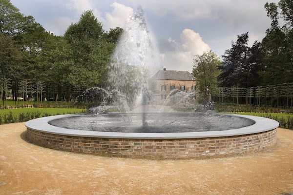 Unwind In Historic Farmhouse Room Near Maastricht City Center - Herzogenrath