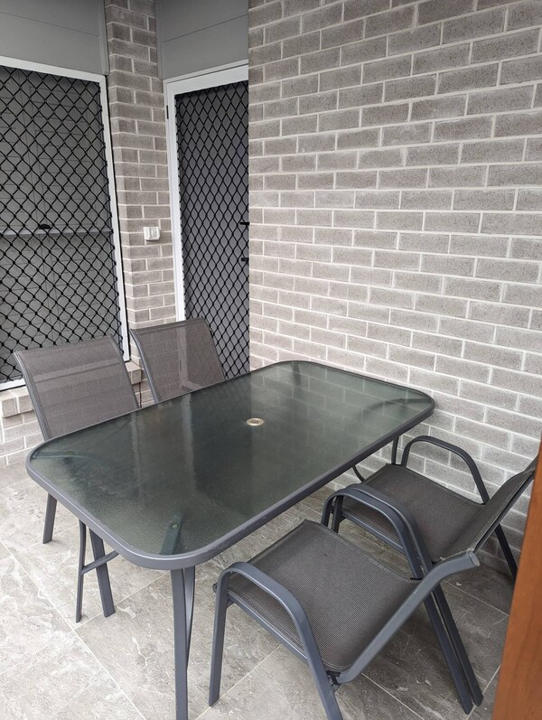 Immaculate Entire House In Chermside West 2-beds - Virginia