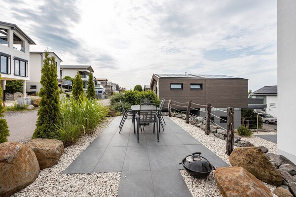 Ferienwohnung 'Sonnenwind Am Hainer See' Mit Seeblick Und Wi-fi - Borna