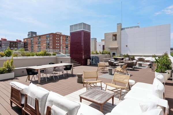 Descubra Su Oasis Urbano: Moderno Apartamento De 1 Dormitorio En La Vibrante Zona Forum De Barcelona - Barcelona