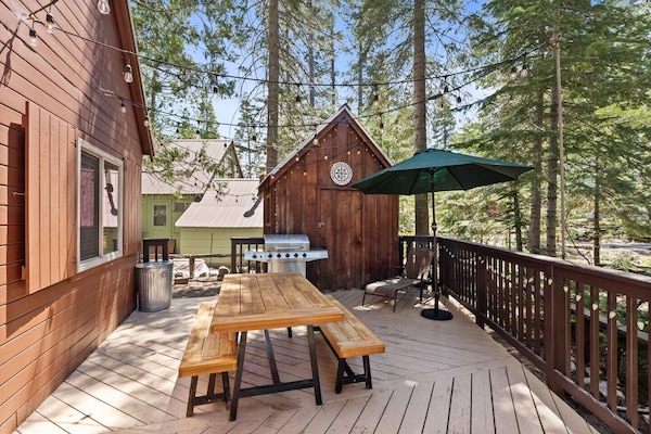 This Cabin Is A 3 Bedroom(s), 1 Bathrooms, Located In Shaver Lake, Ca. - Shaver Lake, CA