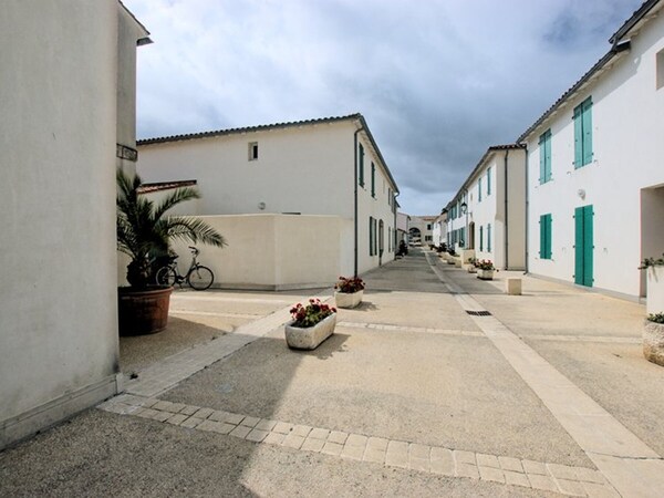 Appartement Fonctionnel Intra-muros Avec Cour Et Garage Sécurisé - La Couarde-sur-Mer