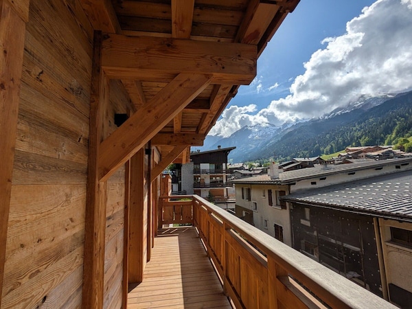 Beautiful 3-bedroom Mountain Apartment For 6 With Parking In La Clusaz Center - La Clusaz