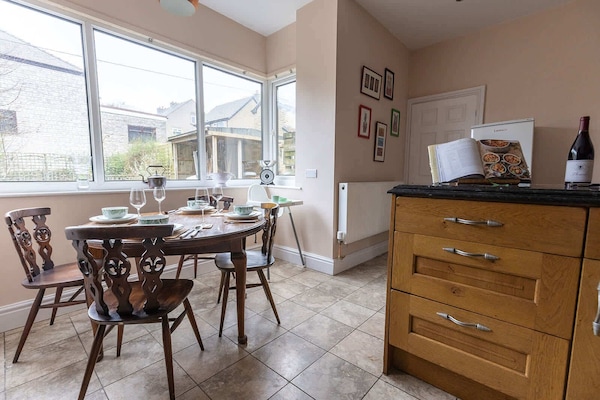 Buxton House: Family & Pet-friendly Getaway - Buxton