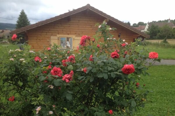 Detached Chalet On A Farm In The Jura - Champagnole