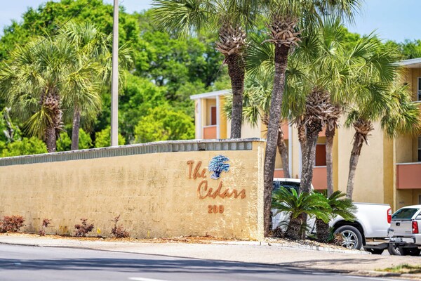 ️Calm Waterside Condo️ | Views, Pool & Family Fun - Mary Esther, FL