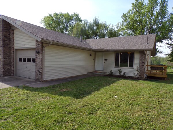 2-bed-central Location,  1 Sm Pet Ok, Wifi-long Term A ++ - Springfield, MO
