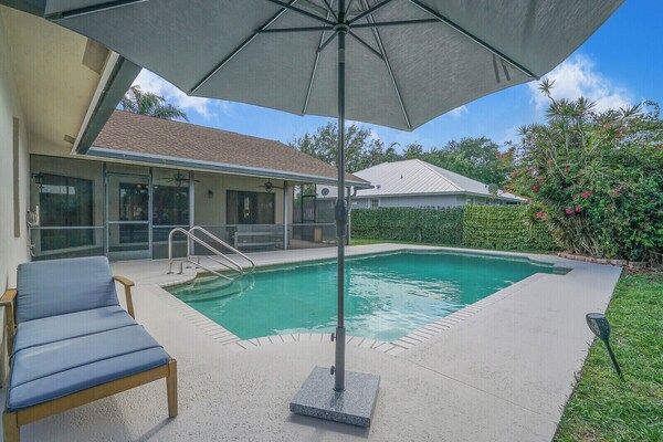 4 Br Luxury Retreat With Heated Pool In Wellington - Royal Palm Beach, FL