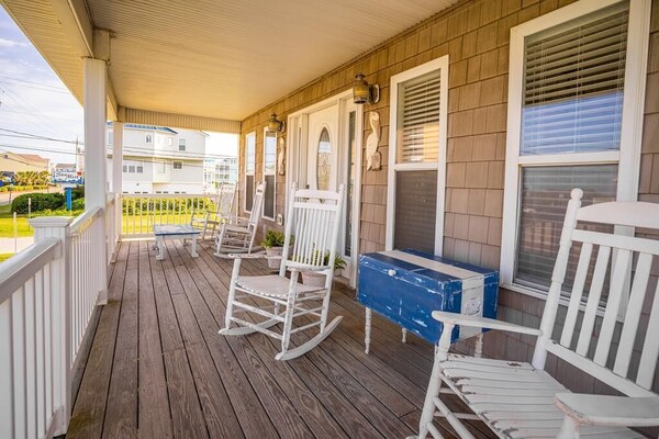 Cotton's Cottage - 3 Bedroom, Dog Friendly, Single Family Home - Carolina Beach, NC