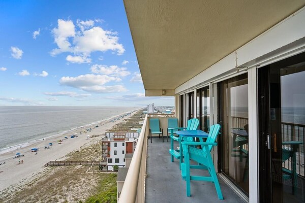 Pelican Watch 1007 - Oceanfront, Elevator, Outdoor Pool, Indoor Pool - Kure Beach, NC