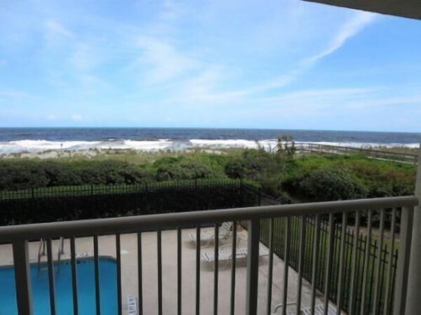 Pelican Watch 106 Ocean Front, Elevator, Outdoor Pool, Indoor Pool - Carolina Beach, NC