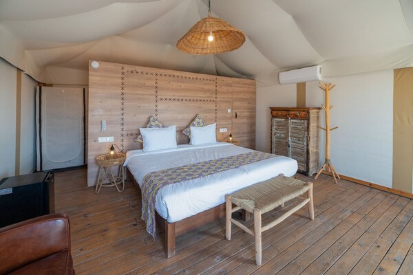 Emotion Tent - One Bedroom Resort, Sleeps 2 - Morocco