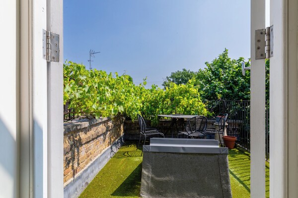 Charming 2bd Flat With Roof Terrace, North London - Marylebone