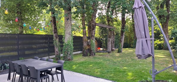 Family Home Near Nantes With Public Transport And Shops - 헤제