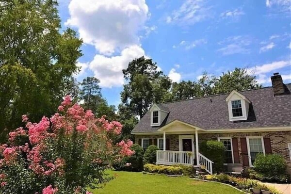 Great Back Deck And Yard - The Bright Brick Beauty - Columbia, SC