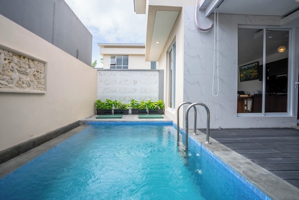 Modern Home W/ Private Pool Close To City Center And Nature - Jimbaran