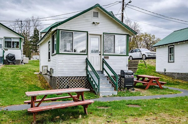 Cozy Lakefront Cabin With Beach & Ac - Sebago Lake State Park, Naples
