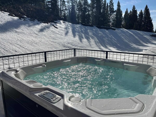 *New To Market* Mountain Chalet | 2 Min From Big Sky Resort | Hot Tub - Big Sky