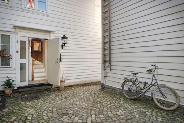 Bergen Gem Straight Out Of History - Built In 1750 - Bergen