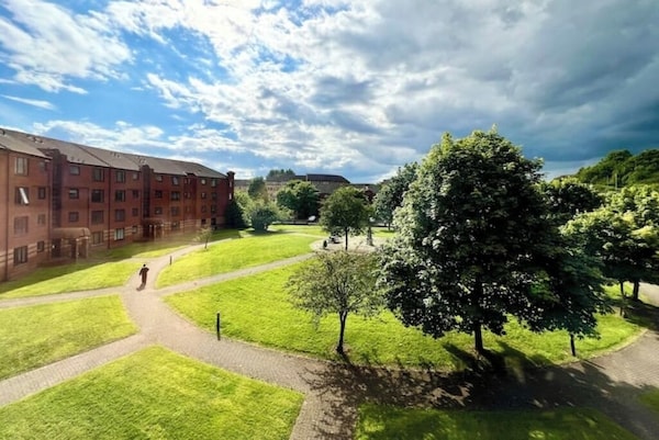 Spacious 2 Bed-flat In Glasgow City - Free Parking - Glasgow