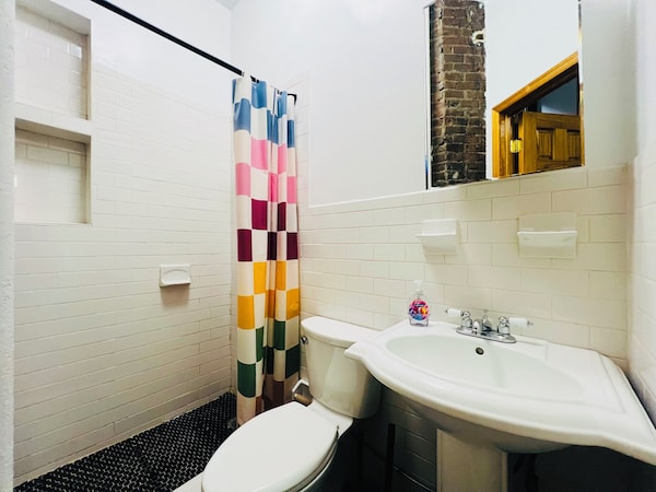 The Manhattan 44 - Times Square Gem, 4 Beds, Fast Wi-fi - The Hub - Bronx NY