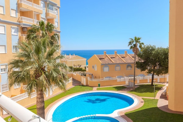Coastal Comfort With Pool & Parking - Santa Pola