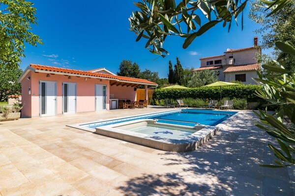 Apartment 2383/147420 (Istria - Valbandon), 1000m From The Beach - Pula