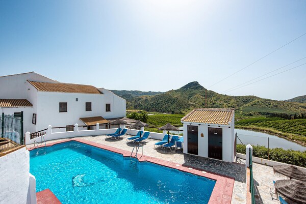 Casa Rural 'La Cuadra' Con Vistas Al Lago, Piscina Compartida Y Terraza Privada - Cártama
