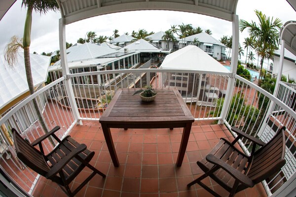 Unit 207 At Dolphin Heads Resort - Mackay