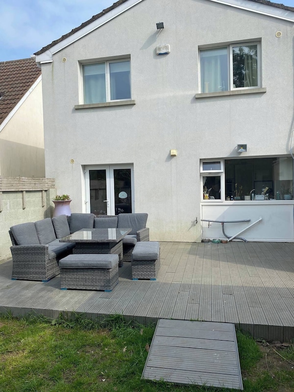 Tranquil 3-bedroom House With Wifi In Blackrock - Dublin, Ireland