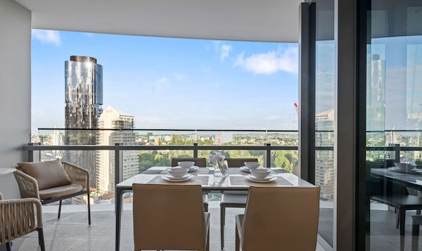 Luxury Retreat Qwr River & City Views - QSAC (Queensland Sport and Athletics Centre)