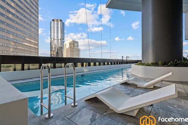Qw Luxury River, City Views - 索爾茲伯里