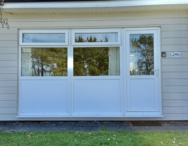 2 Bedroom Chalet With Allocated Parking - Paignton