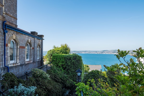 Vane Hall -  A House That Sleeps 6 Guests  In 3 Bedrooms - Paignton
