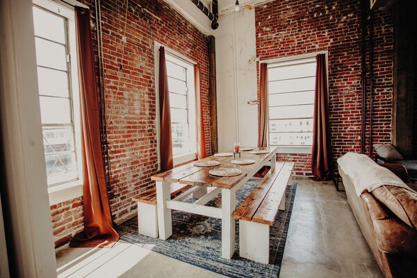 The Downtown Bungalow Loft - Memphis, TN