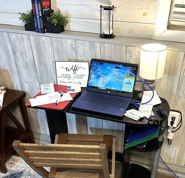 Discover The Secret Hot Tub Haven Hideout With King Bed & Luxe Linens At An Affordable Price. - Fargo, ND
