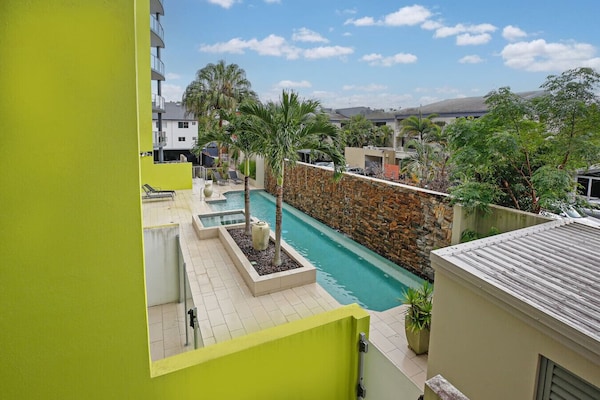 Luxury Cairns Stay With Pool And Bbq - 케언스