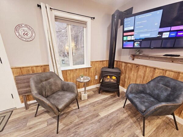 New! Remodeled Cozy Rustic-luxury W/ Kitchen #10 - Glenwood Springs, CO