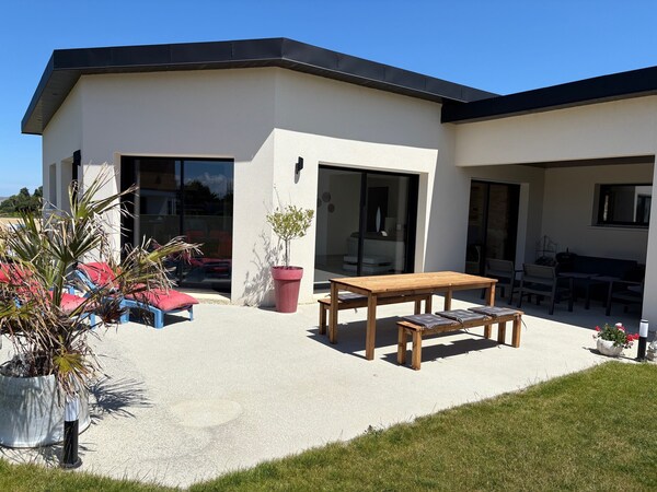 Villa 4 Chambres Et 2 Salles De Bain - Santec