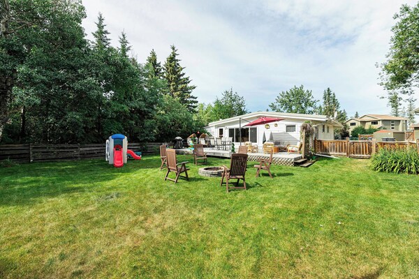 Sylvan Cabin - 3 Br, Family Fun, Luxurious Yard! - Sylvan Lake
