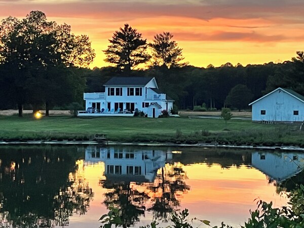 Beautiful 3-bedroom Miles River Waterfront In Tranquil Easton - Relax And Unwind - Easton, MD