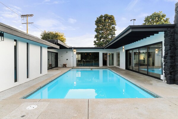 Soul La House - 4bd, Pool, Oasis Yard, Sauna, Gym - Mission Hills - Los Angeles