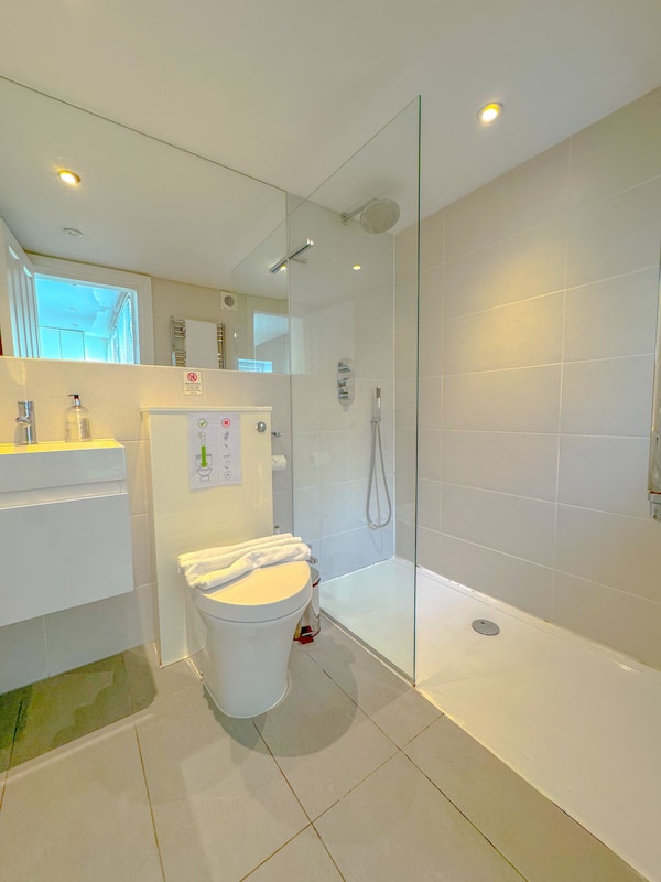 Pass The Keys | Stylish 1 Bed Soho Flat - Central London