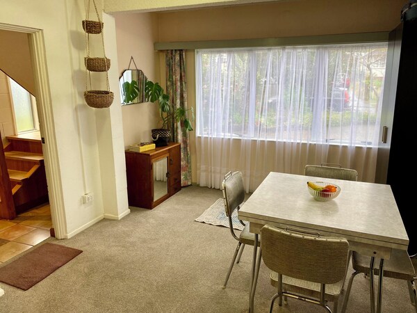 Central Māngere Bridge Gem, Family And Pet Friendly. Close To The Airport. - Auckland
