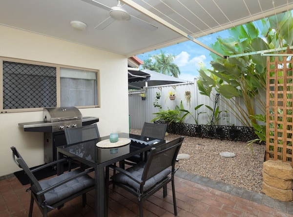 Trinity Beach Pearl - 2br Apt, 3 Min To Beachfront - Trinity Beach